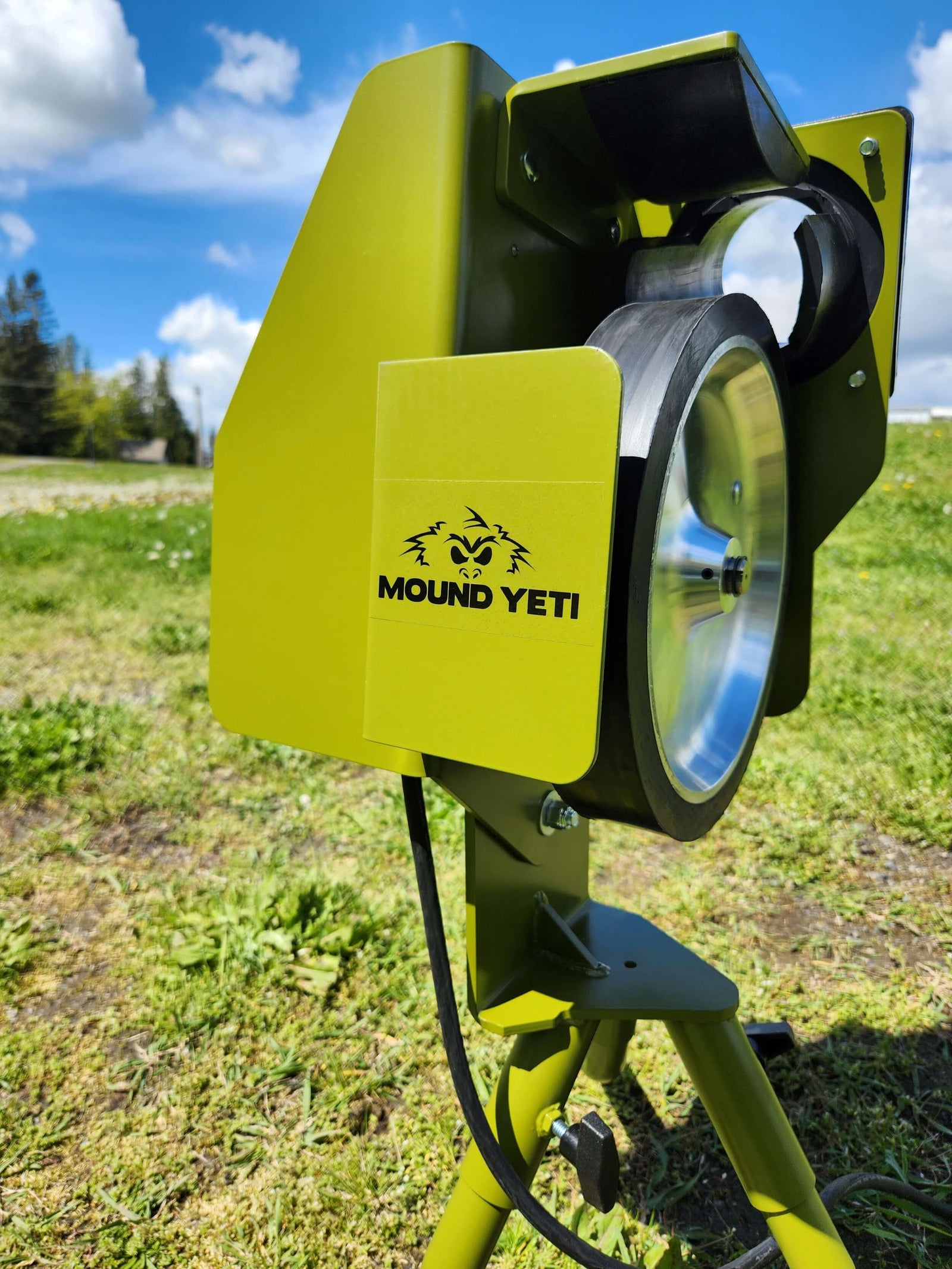 Mound Yeti™ 1 Pitching Machine | Batting Cages Inc